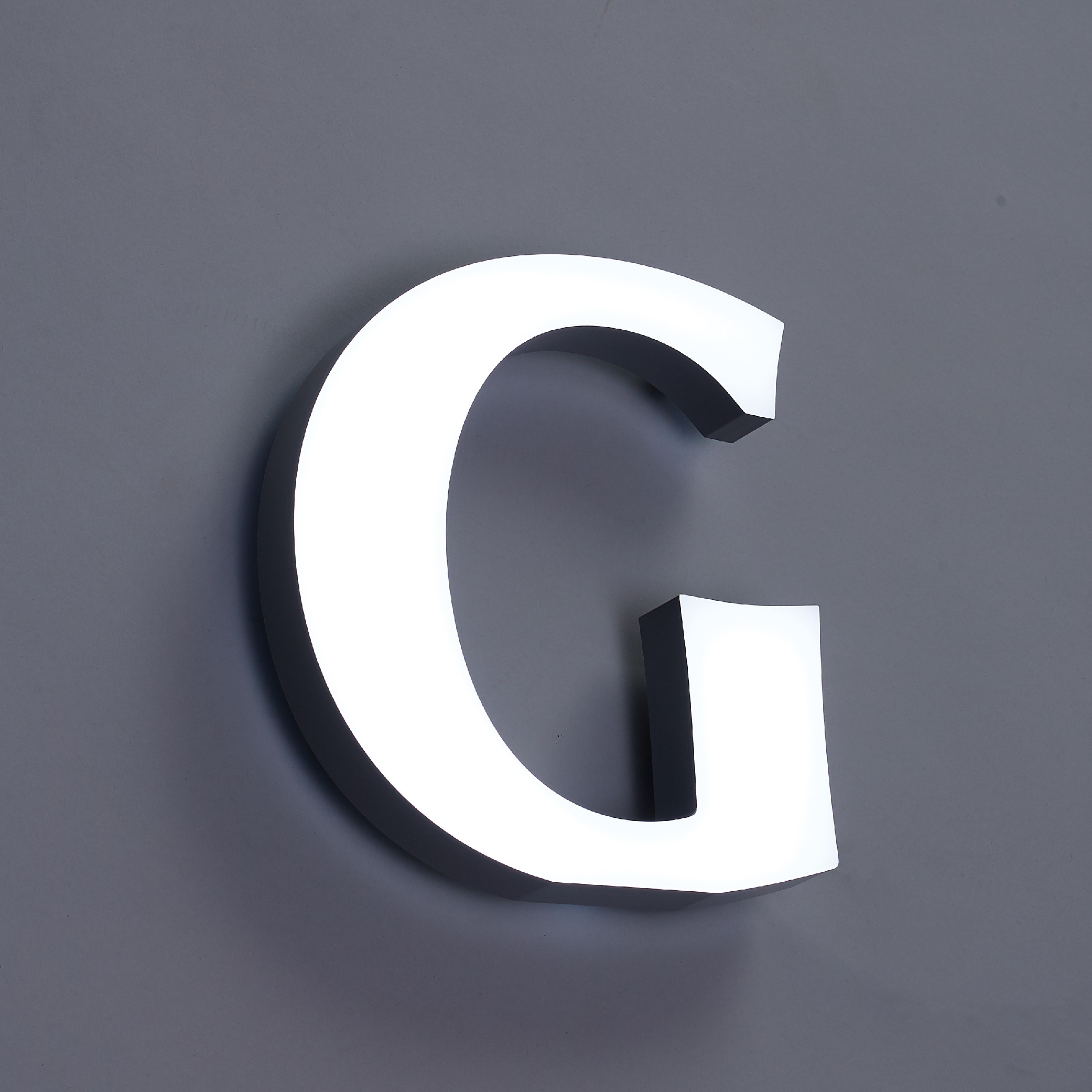 Illuminated Signs Letters | Face Lit | Halo Lit | Raceway